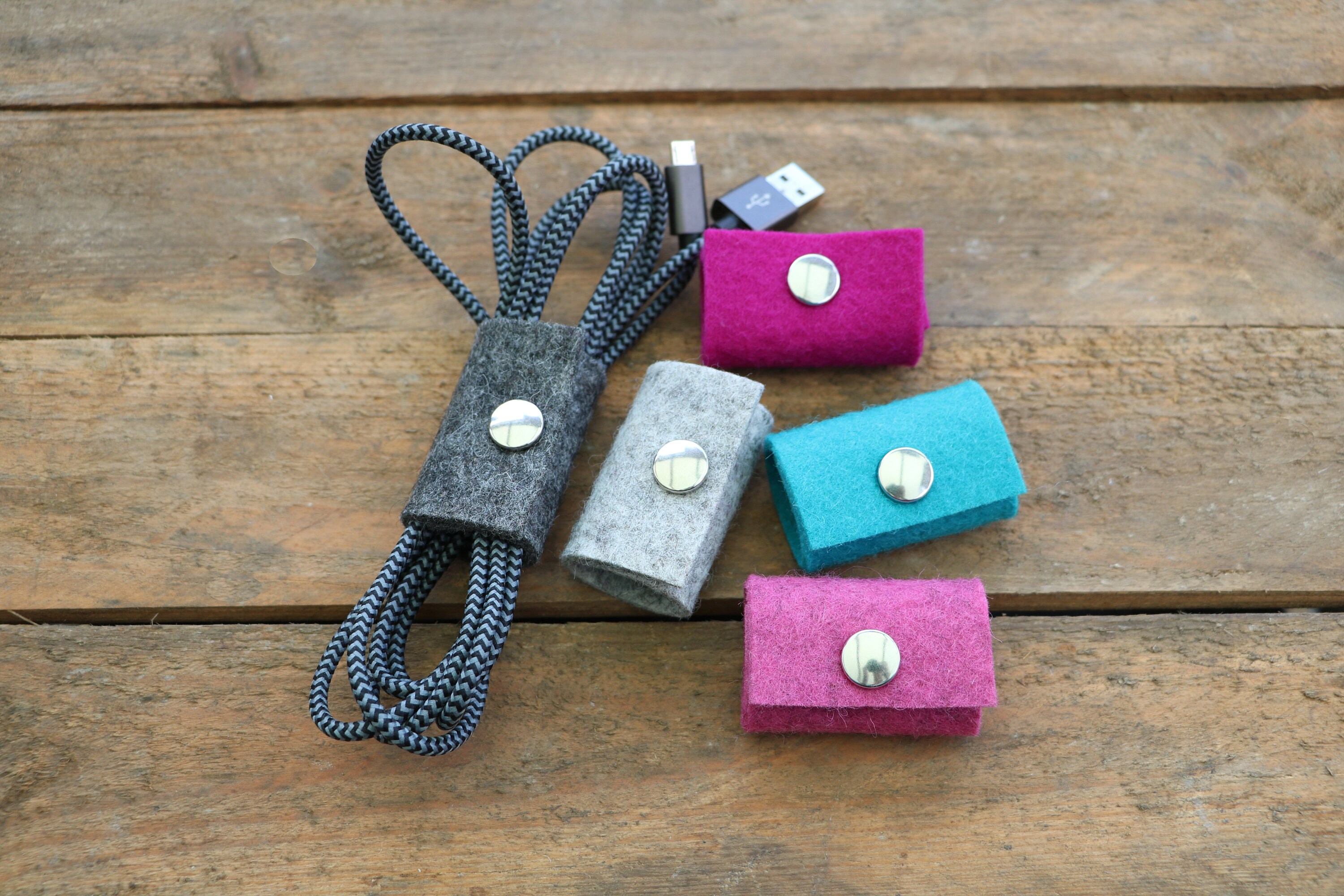 Ein Kabelhalter Wollfilz Kabelbinder Wollfilz Filz - Etsy.de