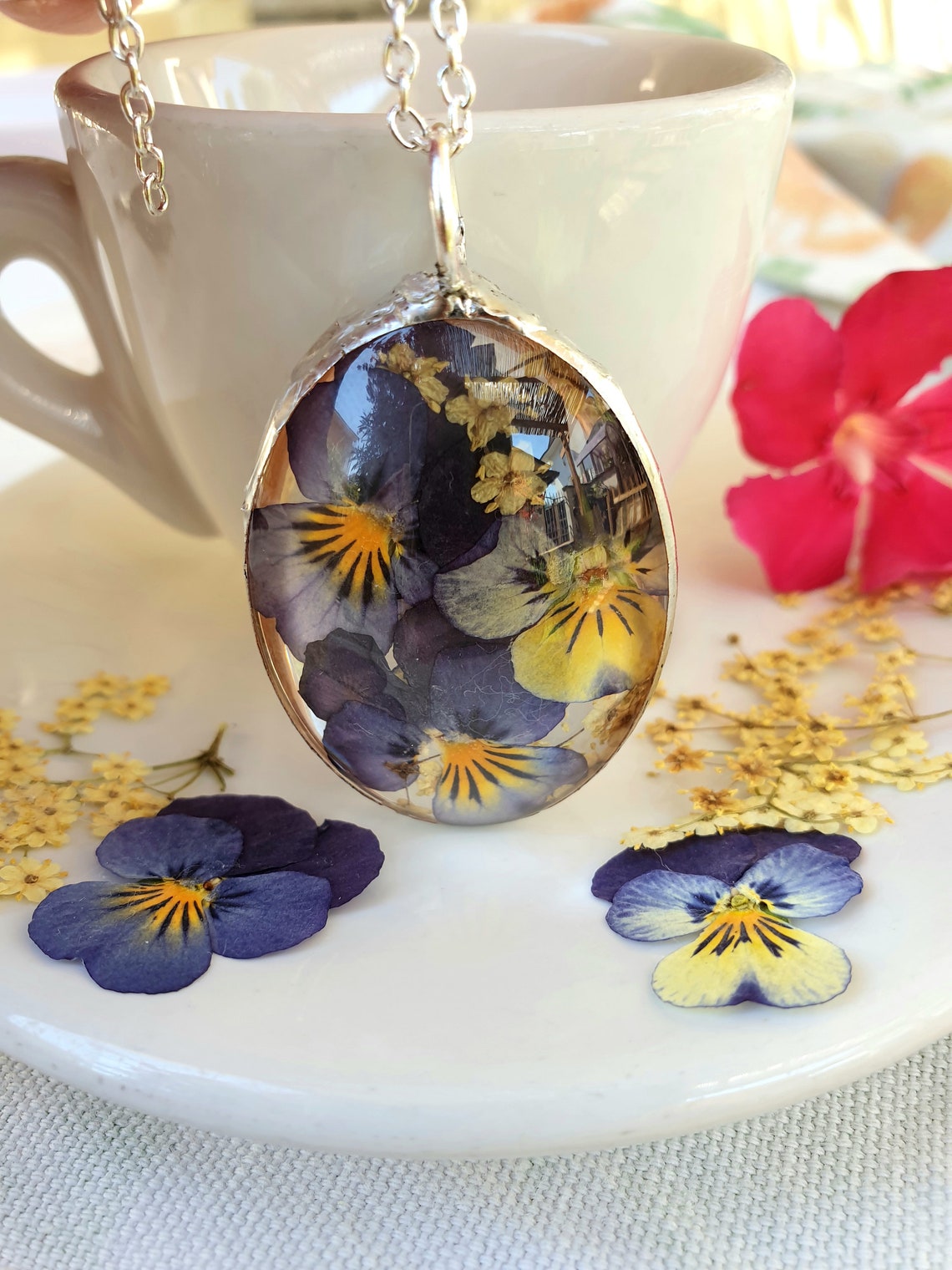 Medallion with real flowers real flower jewel pressed | Etsy