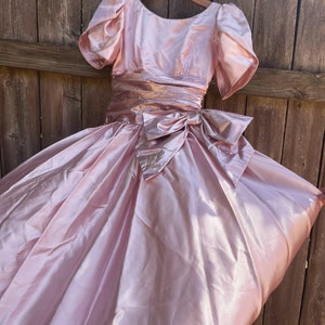 VTG 80s Pink Satin / Pink Metallic Bow - Etsy