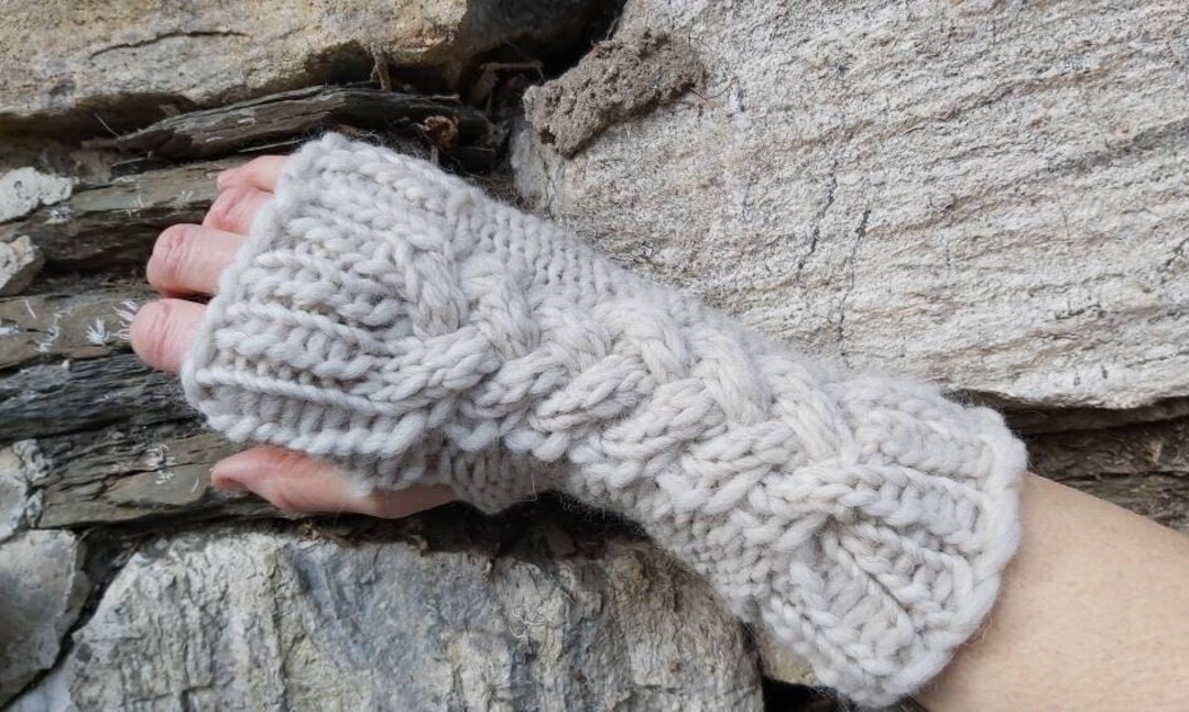 Hand Cuffs With Thumb Hole Made of Alpaca and Sheep's Wool in Beige ...