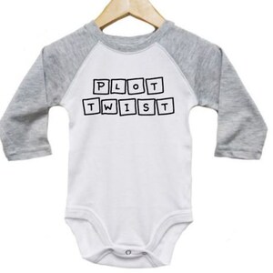 Plot Twist Baby Announcement Baby Reveal Newborn Outfit - Etsy