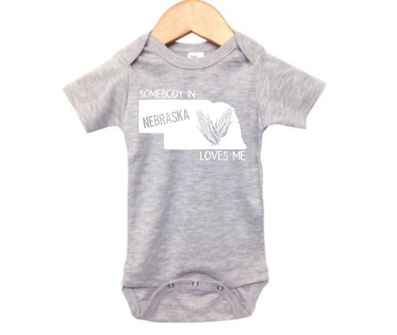 Somebody in Nebraska Loves Me Nebraska Onesie Baby Nebraska - Etsy