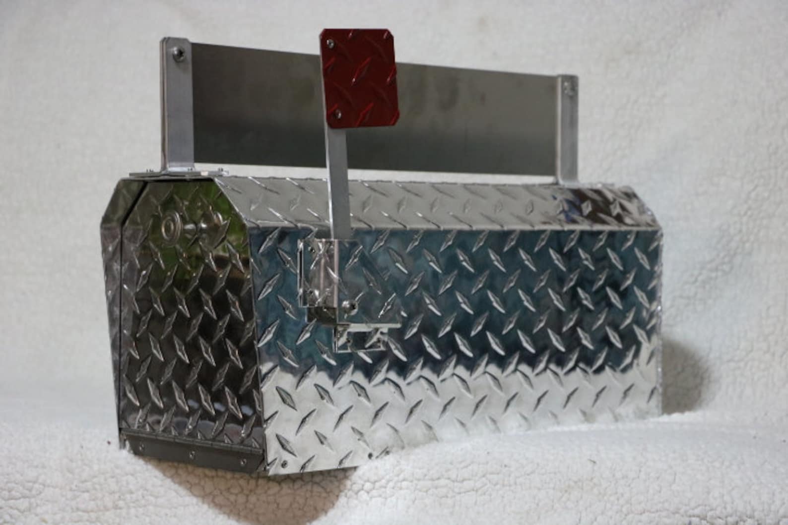 Heavy Duty Aluminum Diamond Plate 14 Gauge Mailbox Medium - Etsy