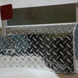Heavy Duty Aluminum Diamond Plate 14 Gauge Mailbox Medium - Etsy