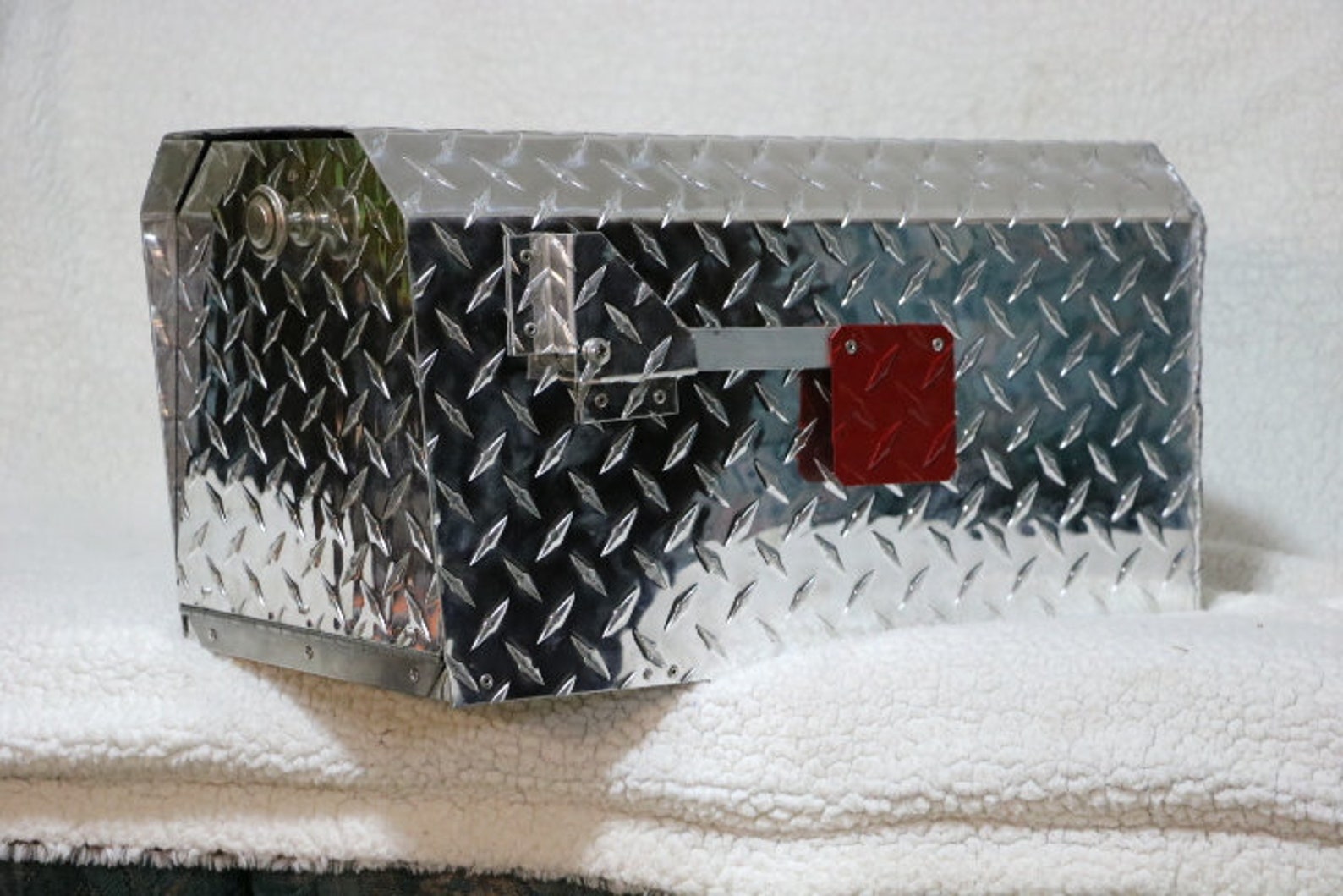 Heavy Duty Aluminum Diamond Plate 14 Gauge Mailbox Large Size - Etsy