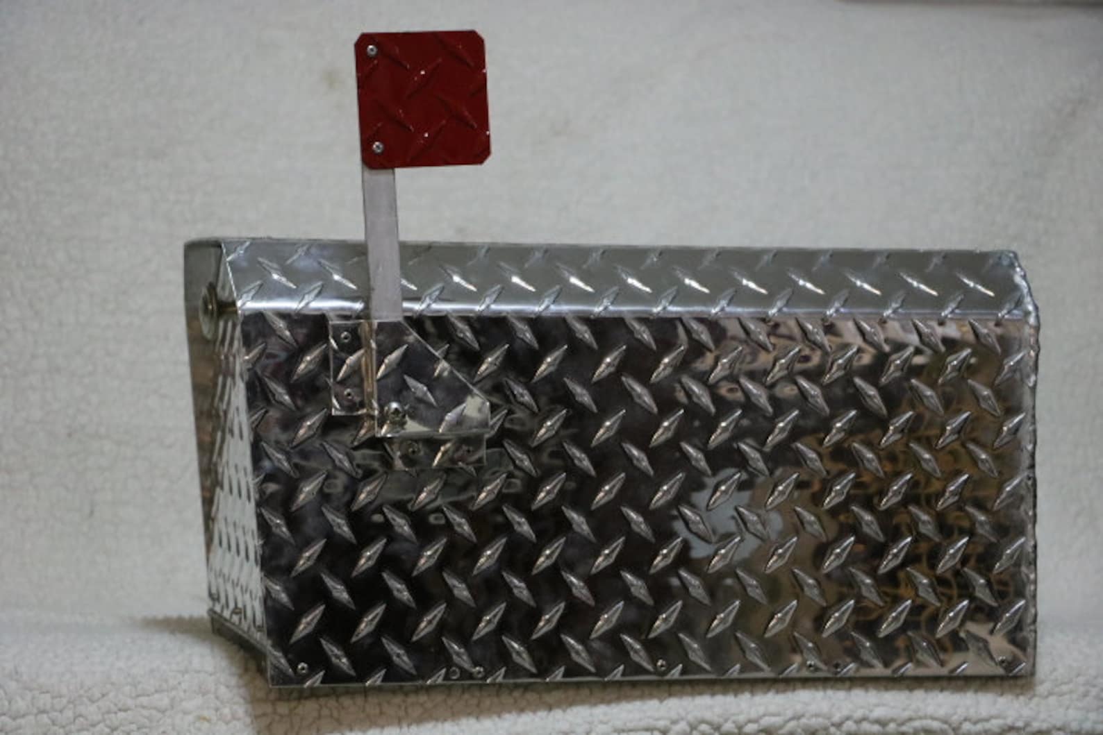 Heavy Duty Aluminum Diamond Plate 14 Gauge Mailbox Large Size - Etsy