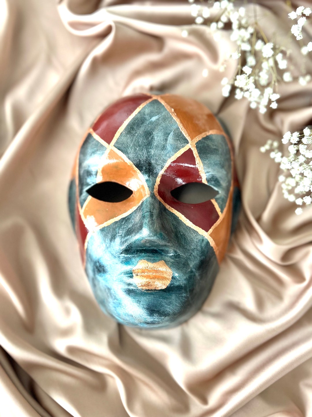 Elegance Unveiled: Handcrafted Venetian-style Masquerade Mask for a ...