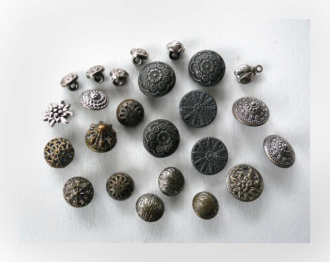 23 OLD Silver Traditional Metal Buttons Decorated Motif Buttons Bridge ...