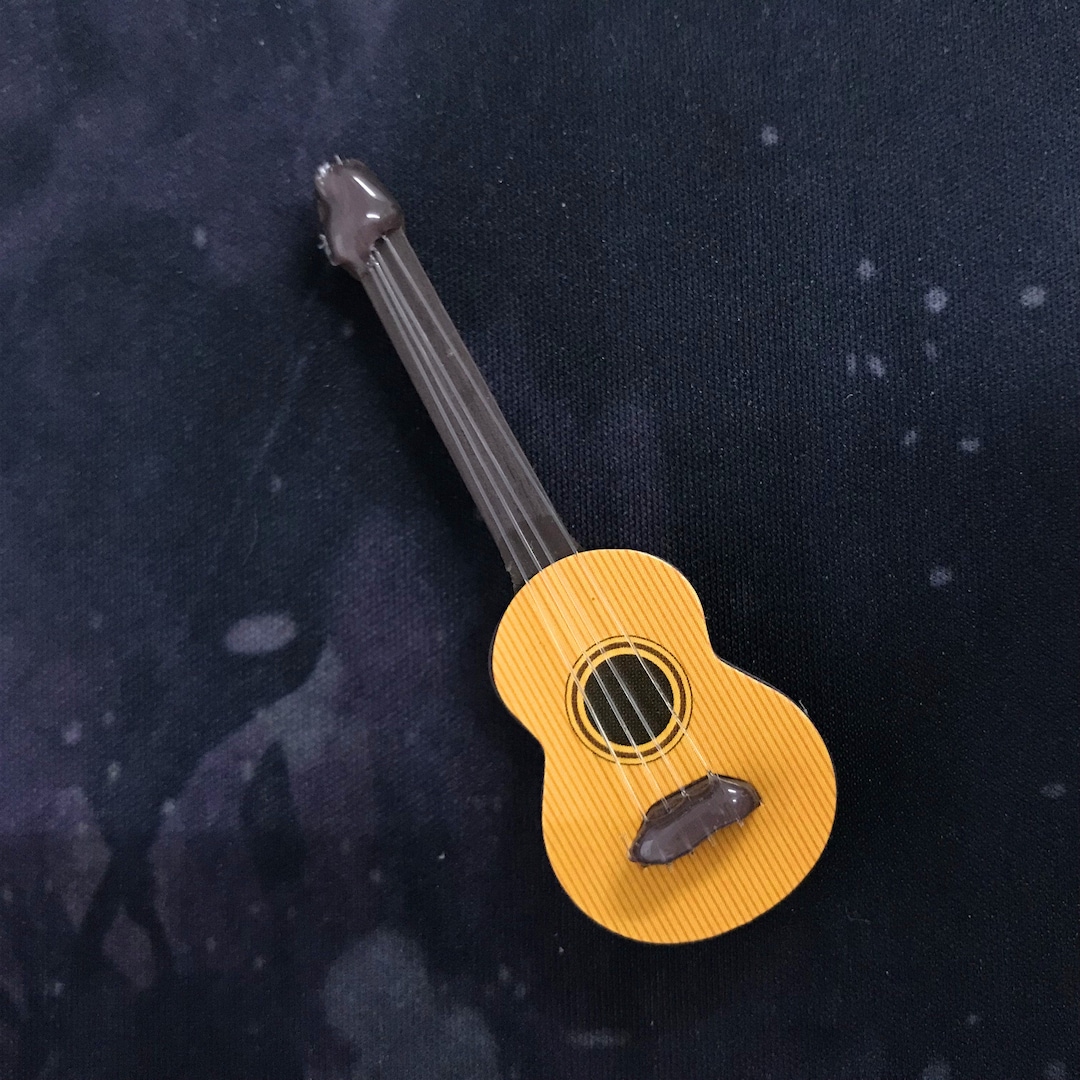 Miniature Ukulele Miniature Musical Instrument Dollhouse Miniatures ...