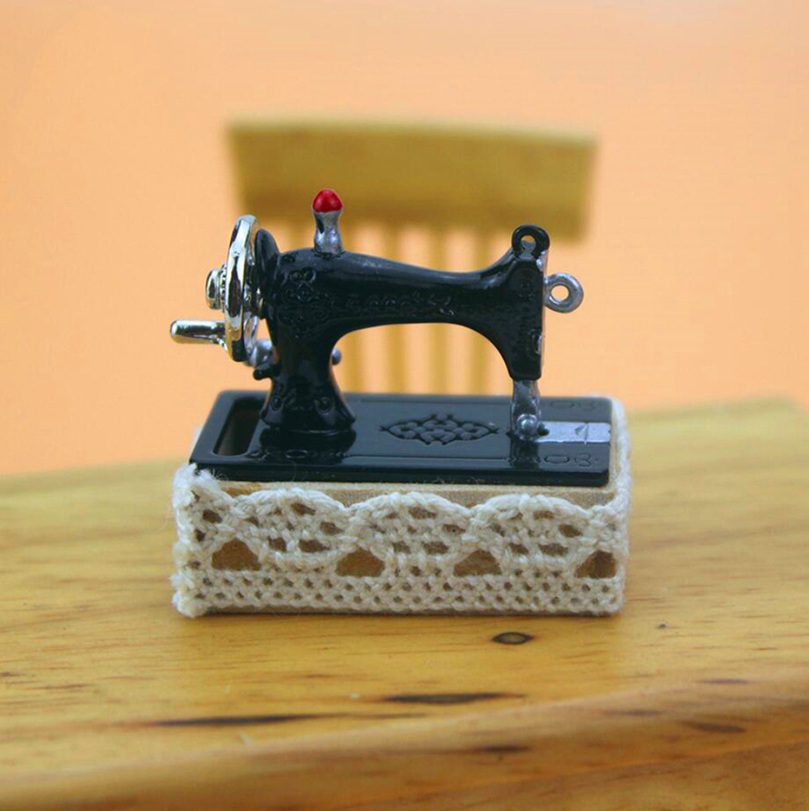 Miniature Sewing Set Miniature Sewing Machine Dollhouse Miniatures ...