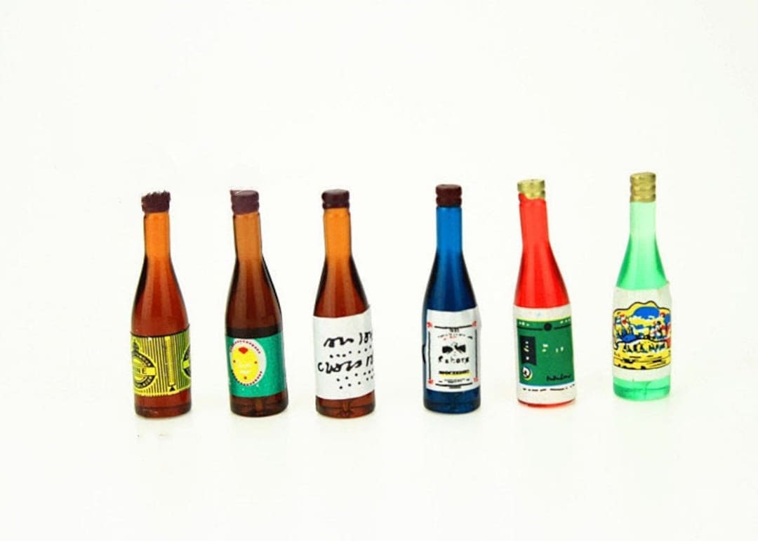 Bouteilles de vin miniatures (6pcs) Miniature food Dollhouse miniatures ...