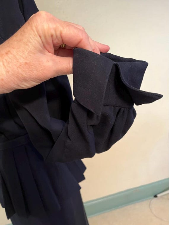 1940's Forstmann Beautiful Navy Blue Wool suit with s… - Gem