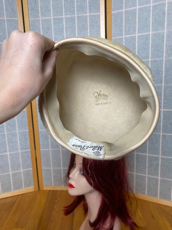 Vintage 1960’s cream white fuzzy furry bubble hat - Gem
