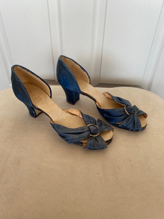 vintage 1920s flapper shoes - Gem
