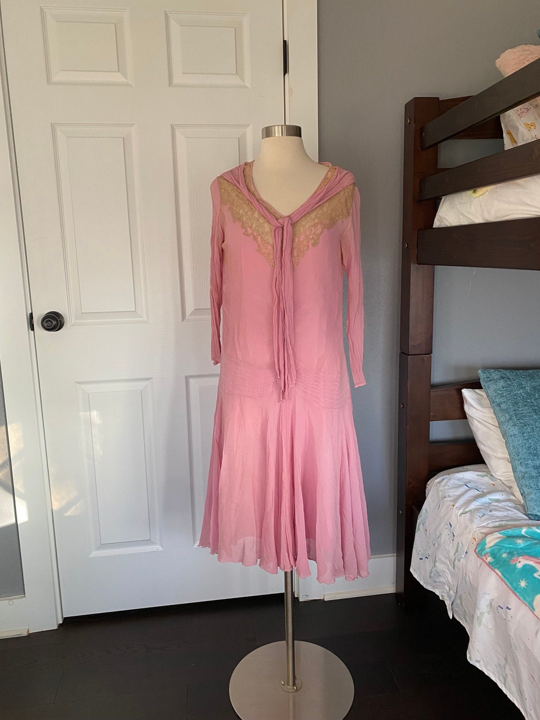 Antique Vintage 1920s Pink Long Sleeve Flapper Dress With Tan Lace ...