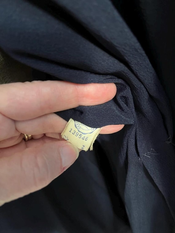 1940's Forstmann Beautiful Navy Blue Wool suit with s… - Gem