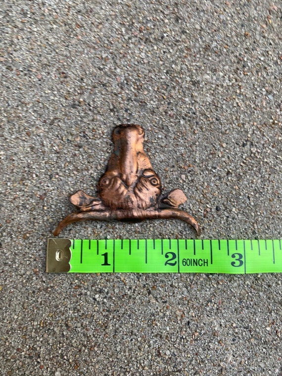 Vintage 1940’s copper colored metal bull pin, brooch - Gem