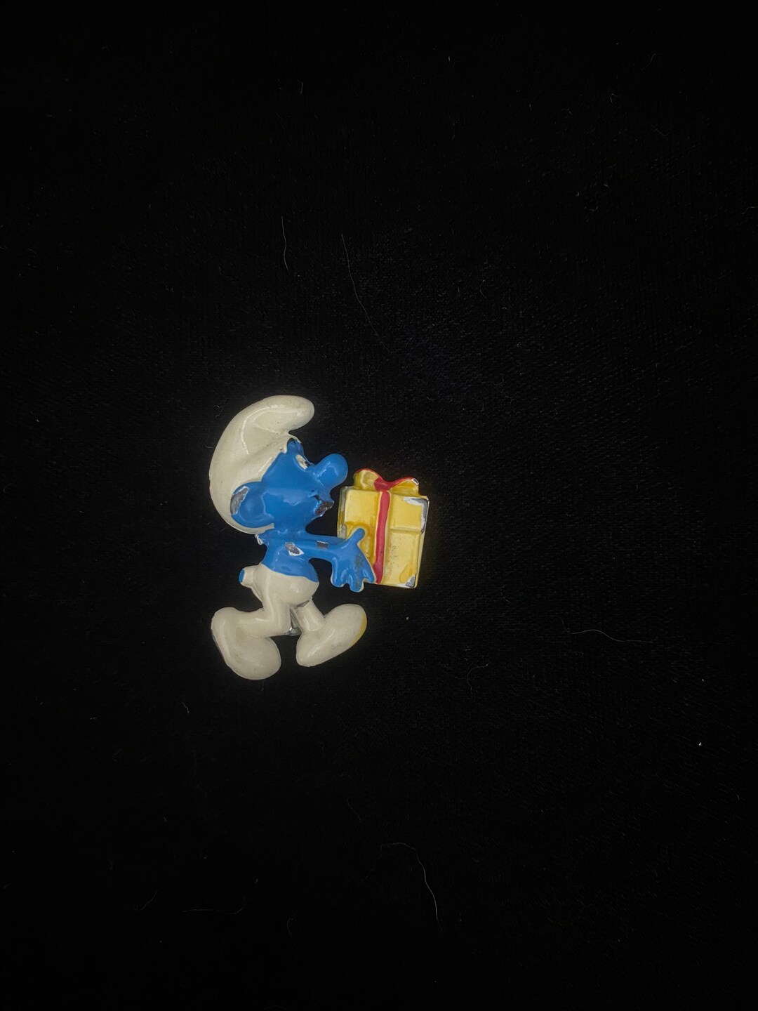 Vintage 1960’s Enamel Smurf Pin, Carrying a Gift, SEP Payo - Etsy