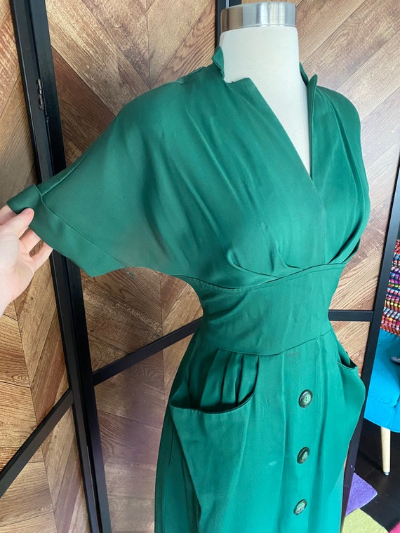 Vintage 1940s Emerald Green Fitted Dress Size Medium Gem