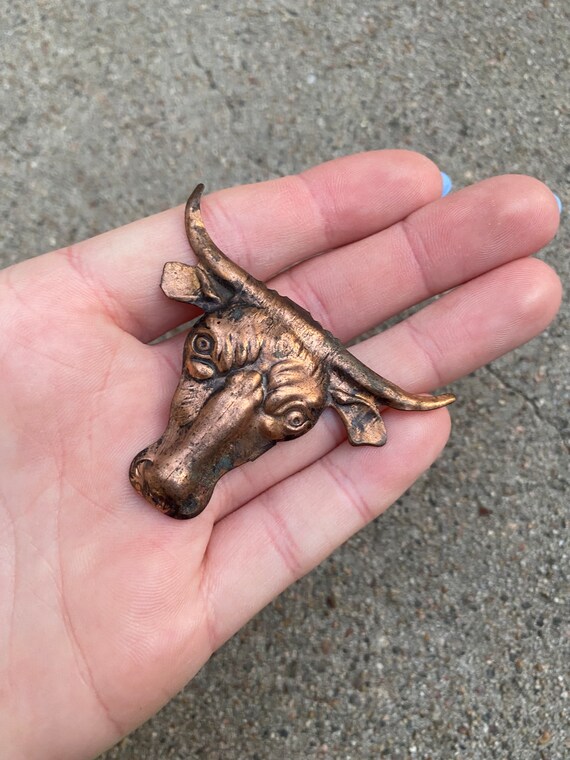Vintage 1940’s copper colored metal bull pin, brooch - Gem