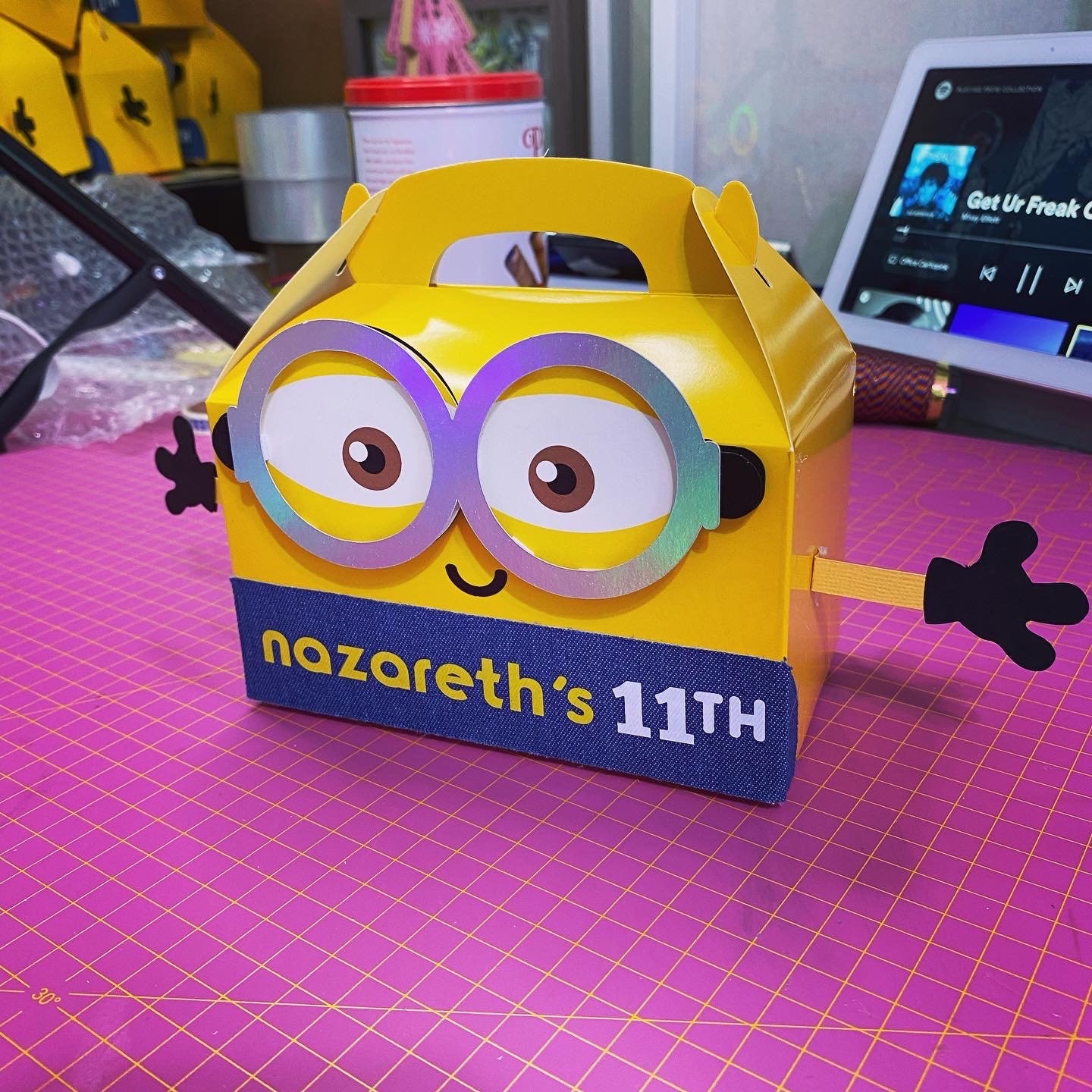 Minions Gable Box Kids Party Bag Birthday Gift Box Party - Etsy