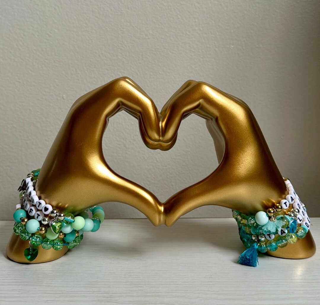Taylor Swift DEBUT Mix Inspired Heart-hands Sculpture With Hand-made ...