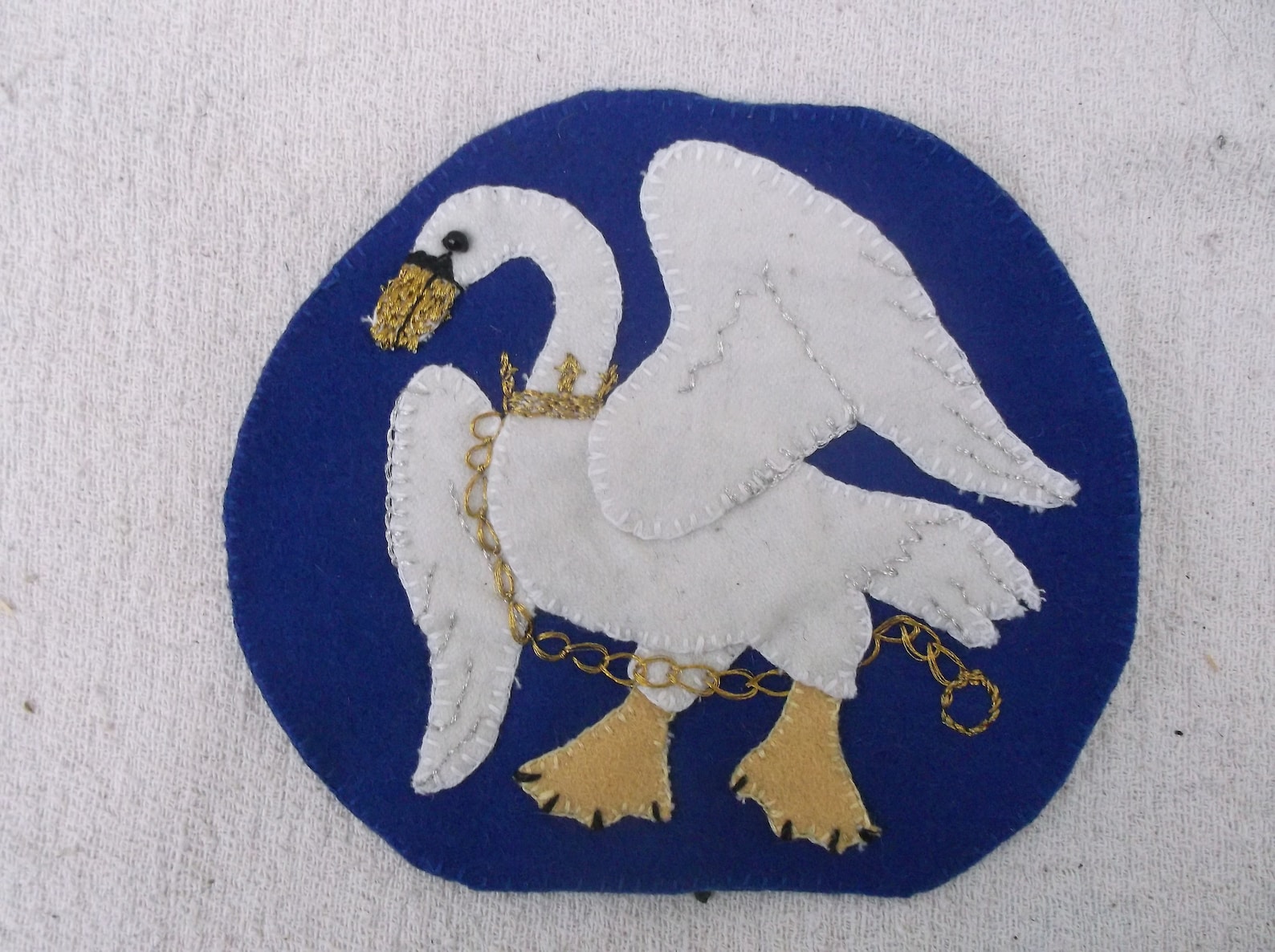 Royal Buckinghamshire Swan Livery Badge Crowned and Chained - Etsy