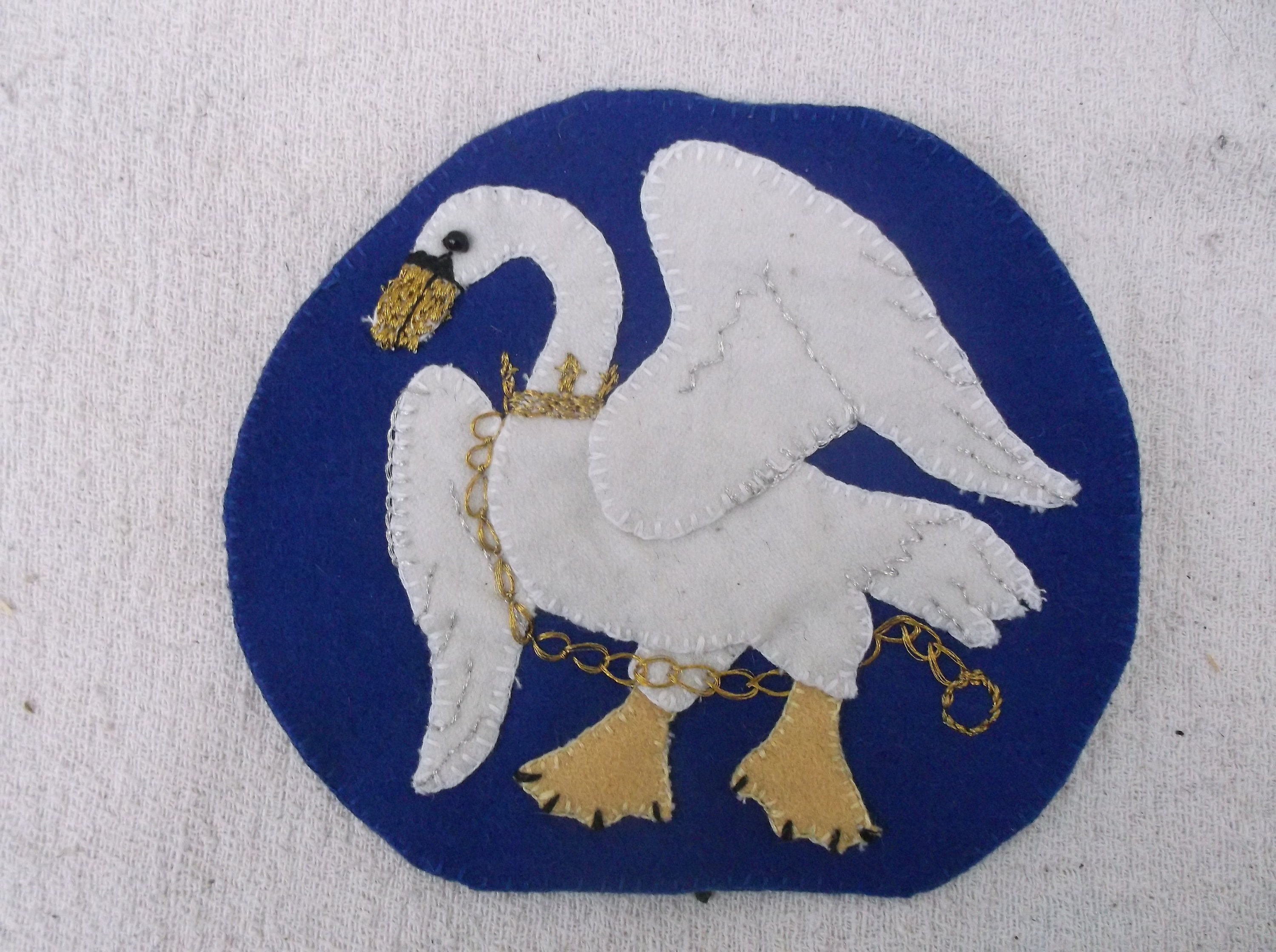 Royal Buckinghamshire Swan Livery Badge Crowned and Chained - Etsy