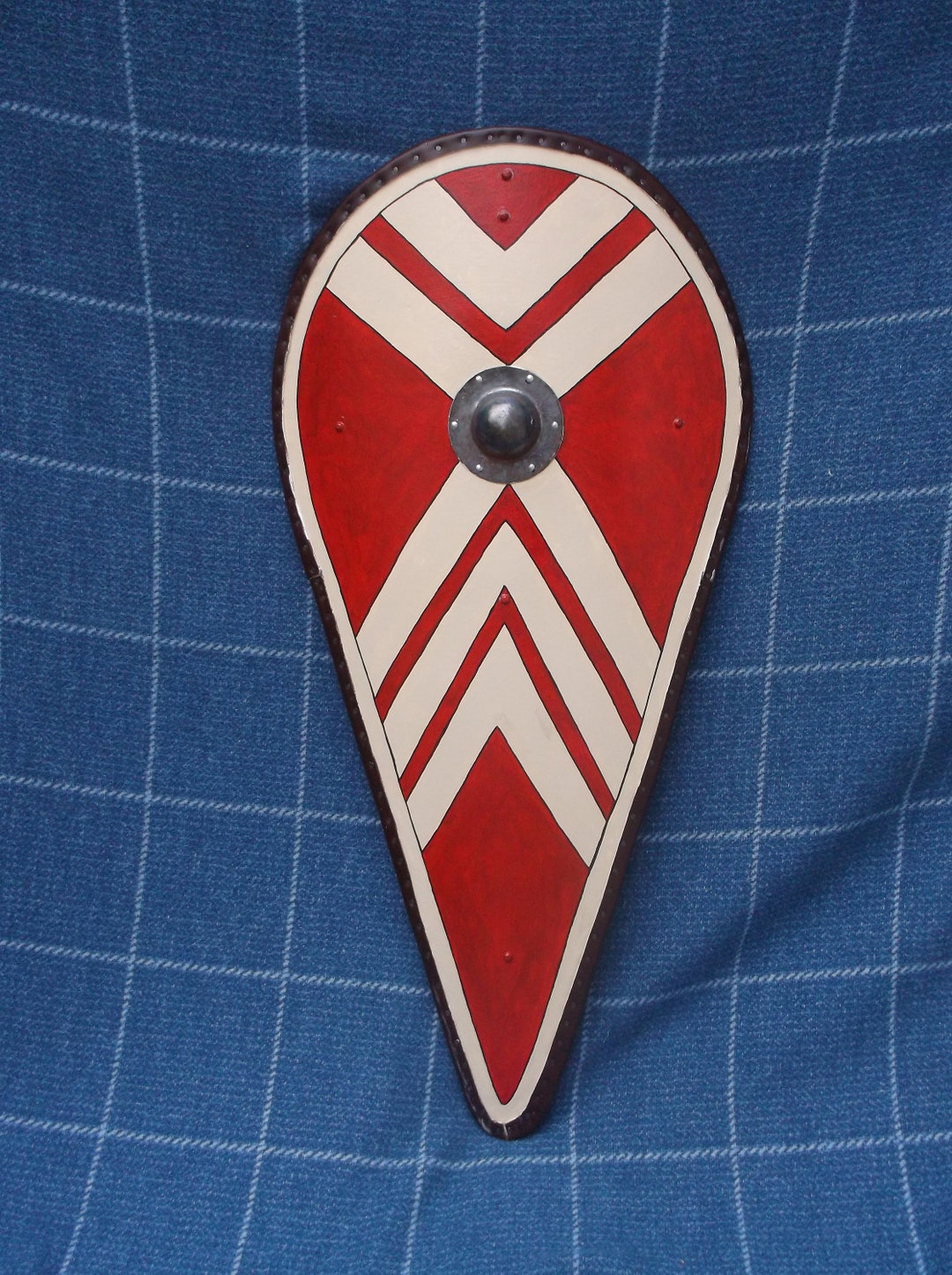 Hand Painted Round Topped Kite Shield: Custom 1066 Norman Re-enactment ...