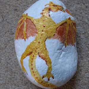 Painted Dragon Rock, Decorated Pebble, Fantasy Creature, Stone Animal ...