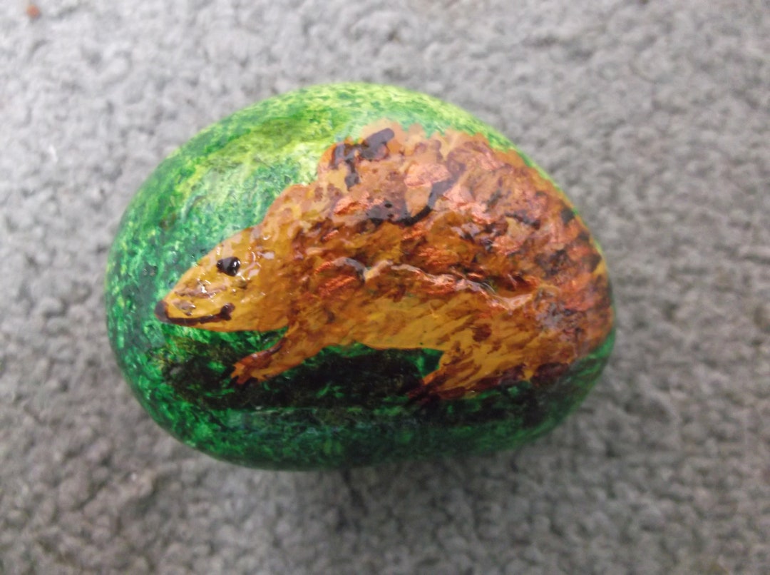Hedgehog Rock Gift, Painted Pebble, Wildlife Stone, Happy Hoggy, Urchin ...