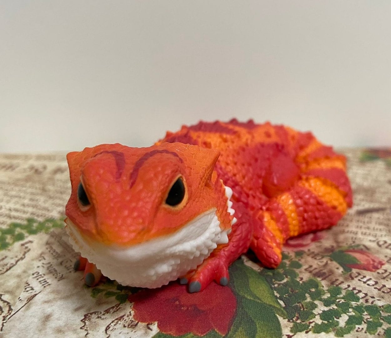 Japan Red Bearded Dragon Lizard PVC Hollowed Figure Model Toy - Etsy