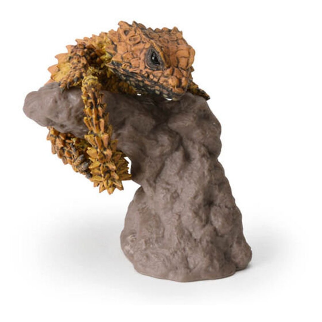 Japan Armadillo Girdled Lizard Mini Figure Figurine Model With Stand A ...