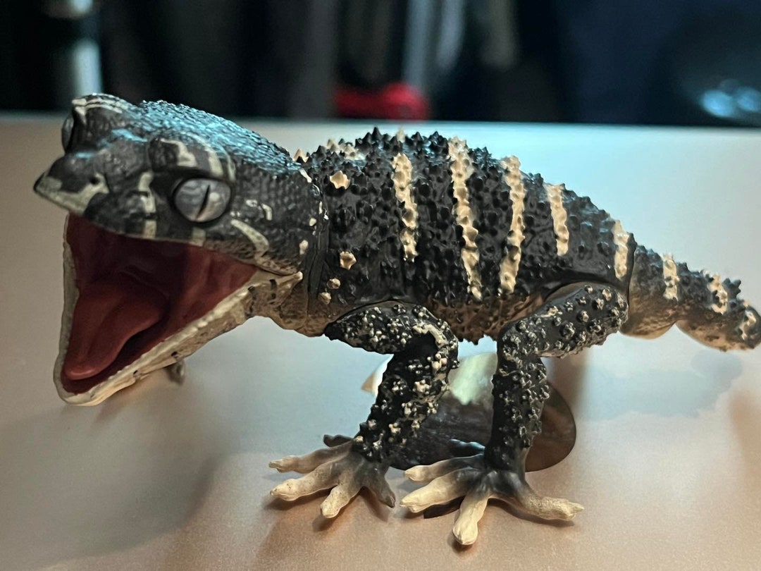 Green Rough Knob-tailed Gecko Lizard PVC Figure Model With Two ...