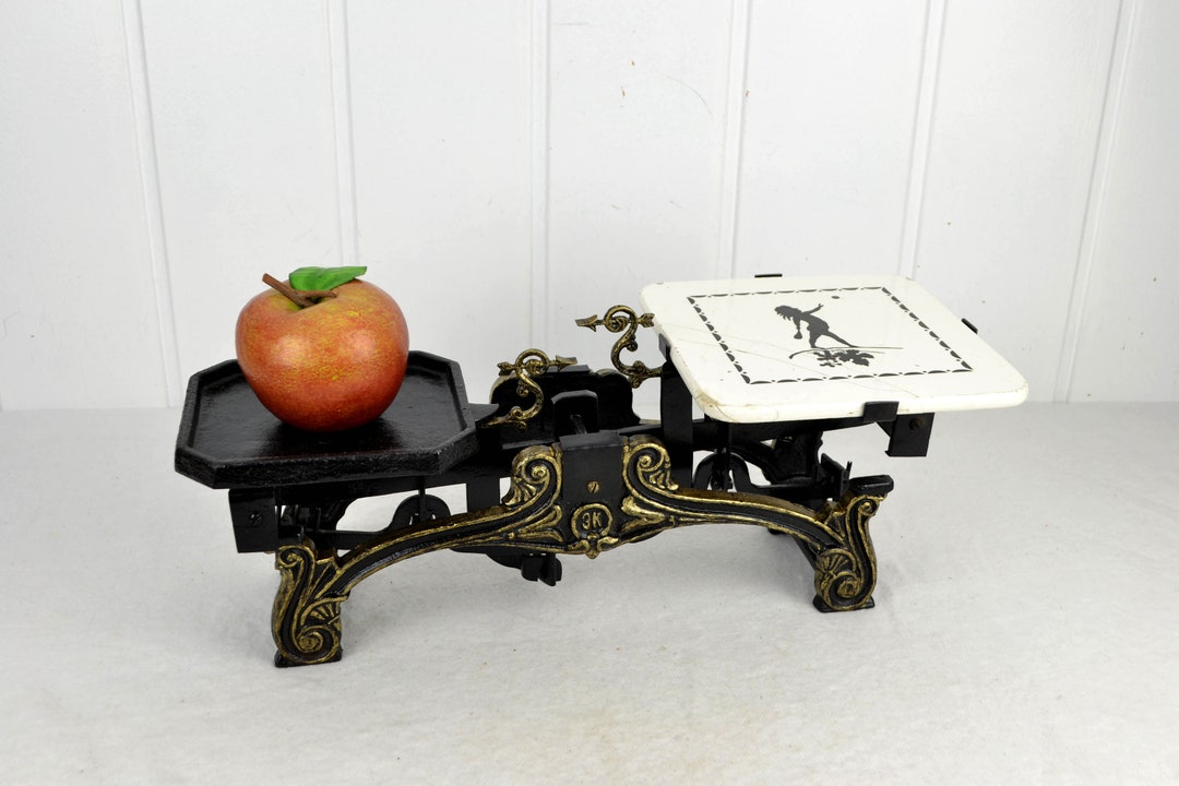 Antique Scales Beam Scales 3 Kg Putto Ceramic Plate Merchant Scales ...