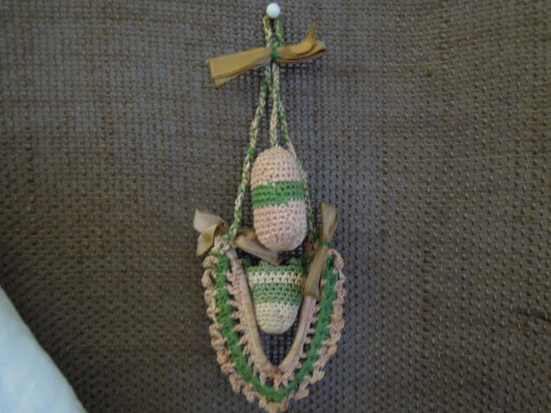 Vintage Sewing/crocheted Thimble Holder/crocheted Wishbone Thimble ...