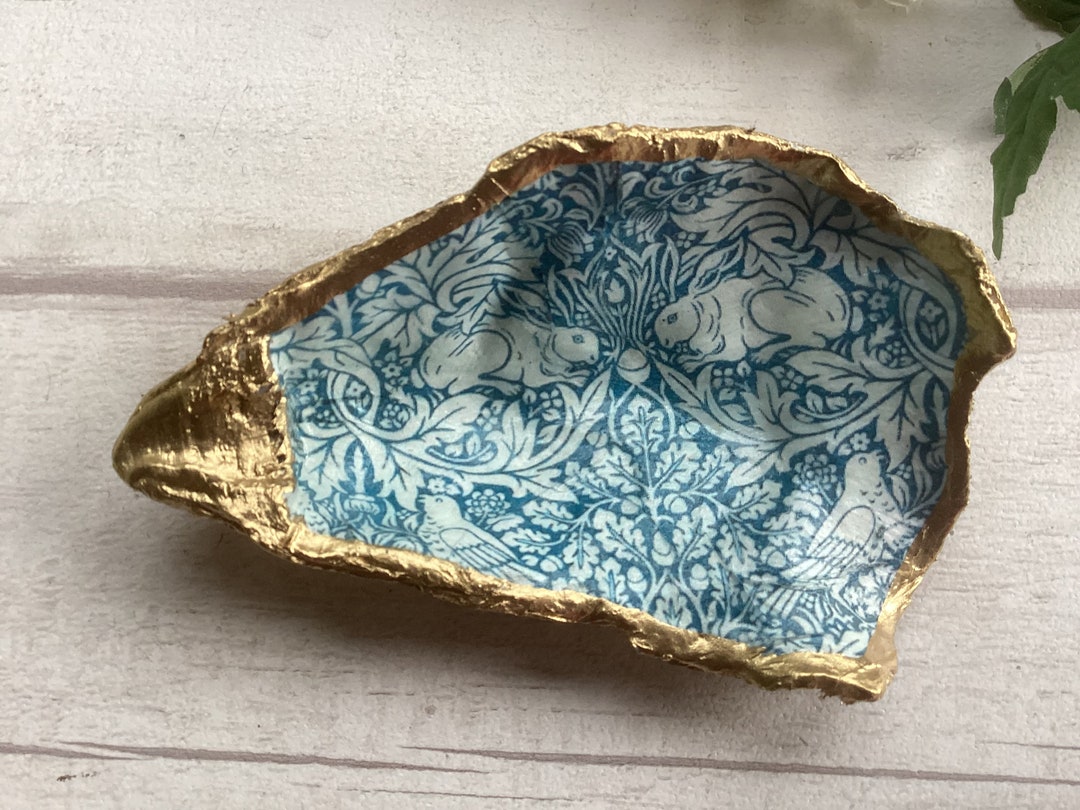 XL William Morris Brer Rabbit Design Ornament Oyster Shell. Gold Gilded ...