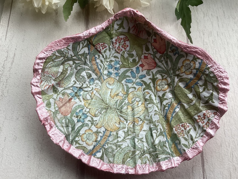 William Morris Golden Lily Design. Shell Jewellery Dish. Pink - Etsy