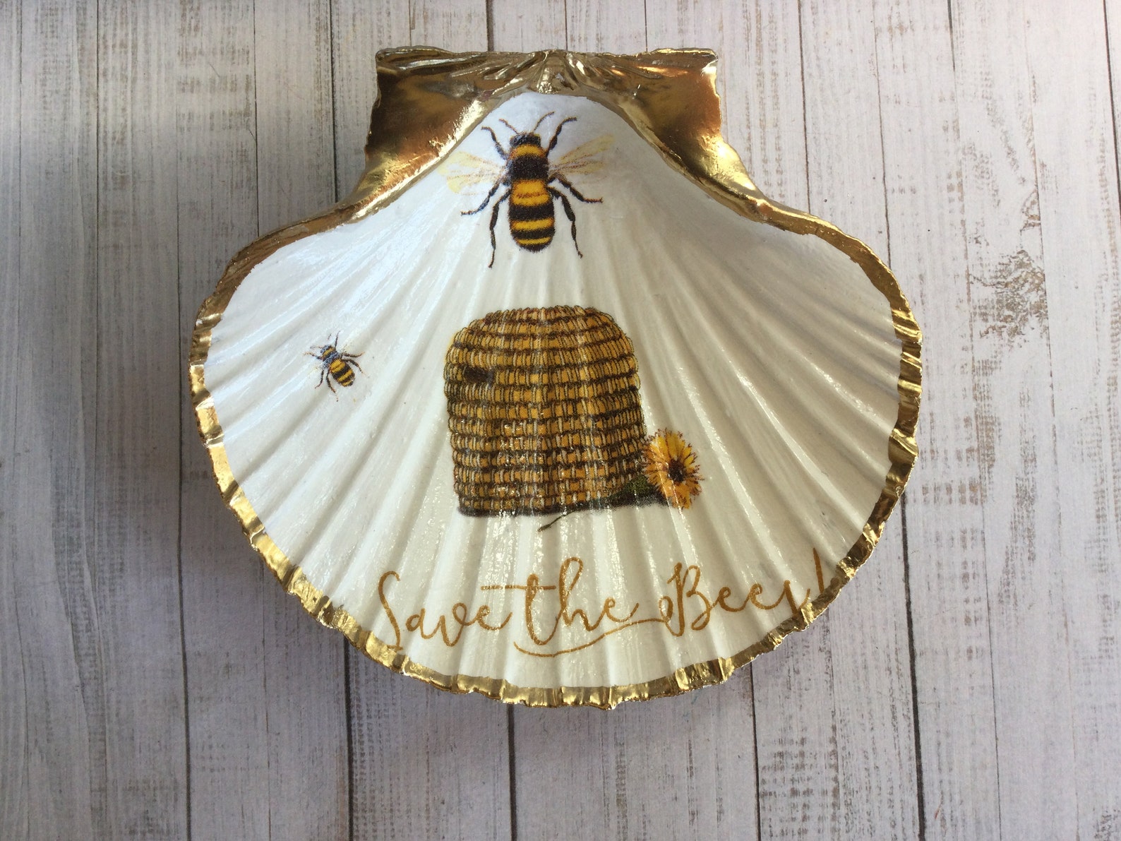 Bee shell jewellery dish. Gold leaf Jewellery dish. Bee happy. | Etsy