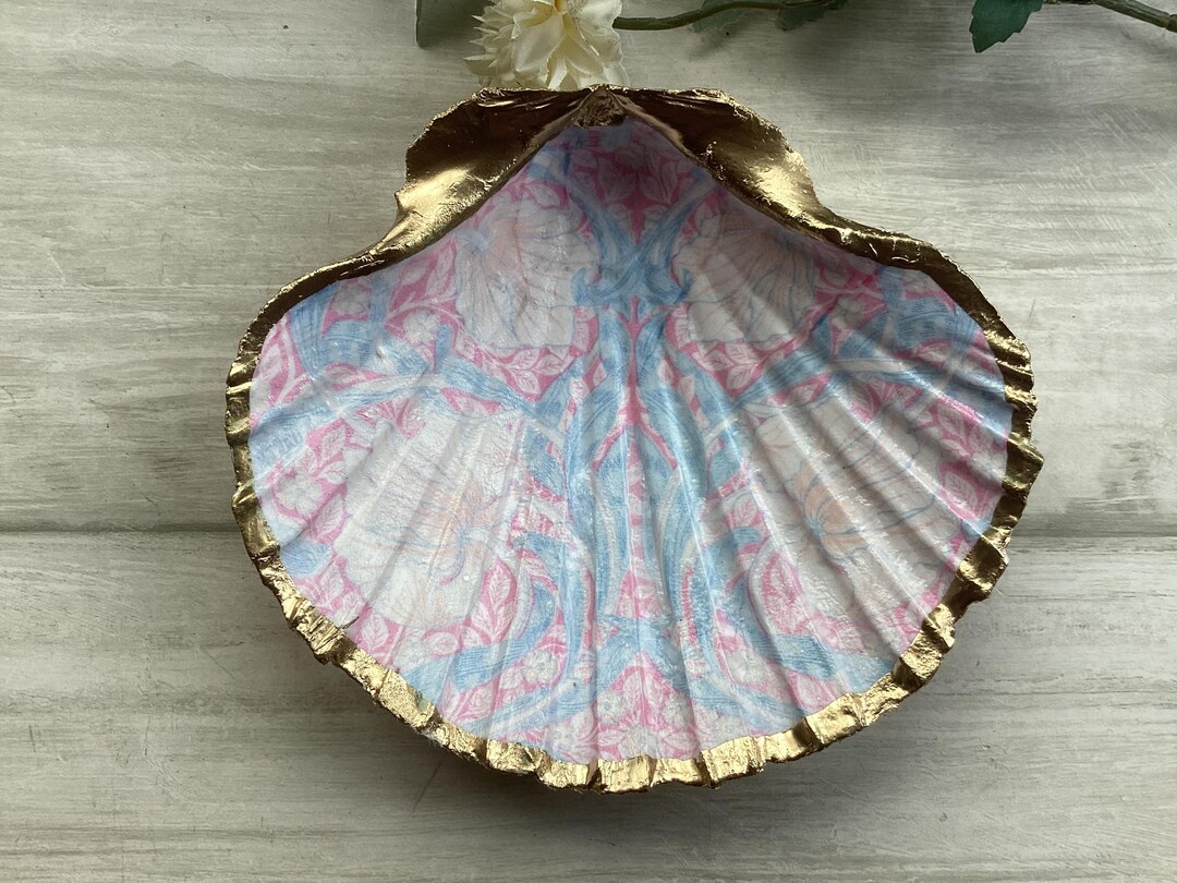 William Morris Pimpernel Design. Shell Jewellery Dish. Gold Jewellery ...