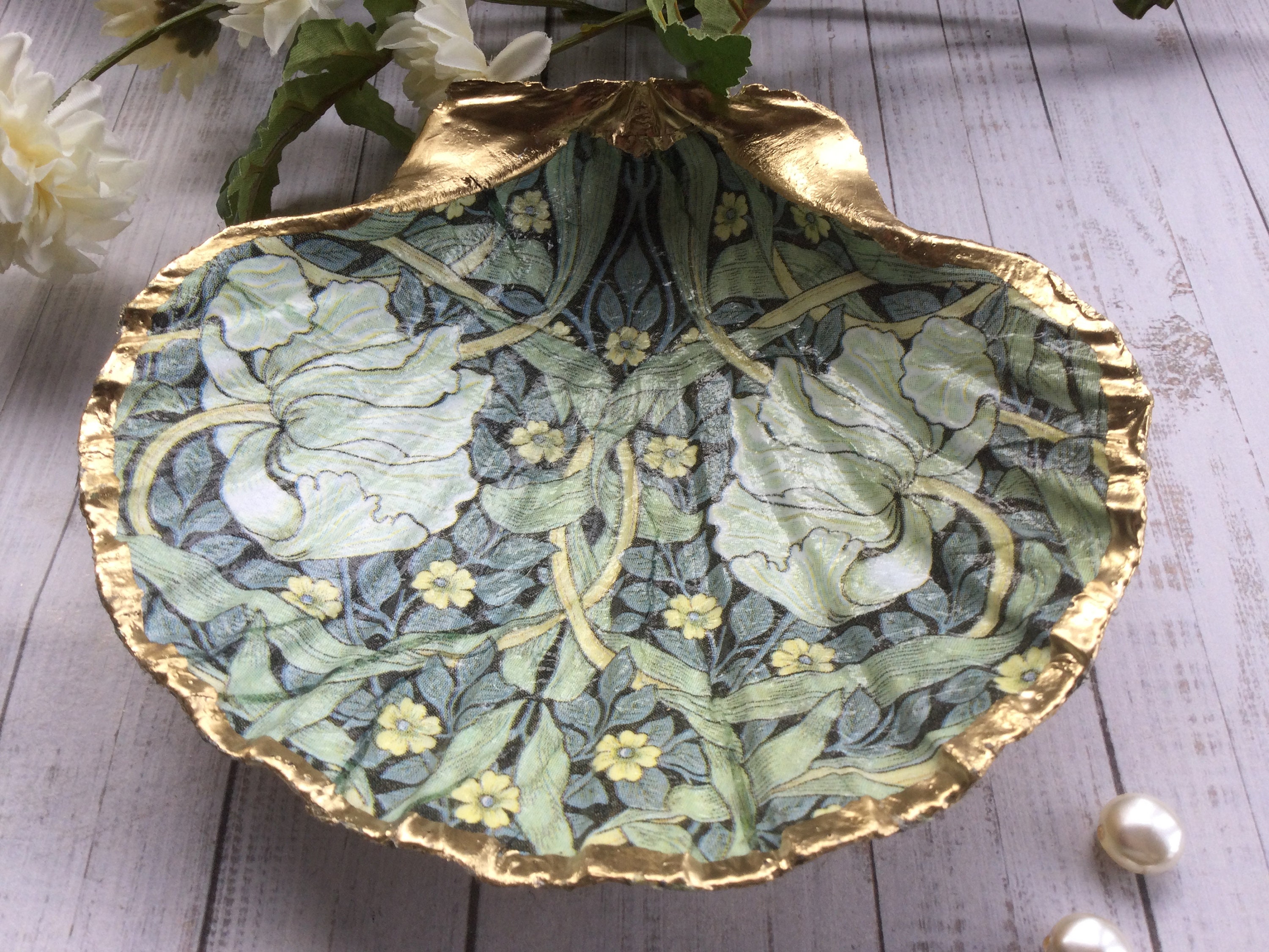 William Morris Pimpernel Design. Shell Jewellery Dish. Gold - Etsy