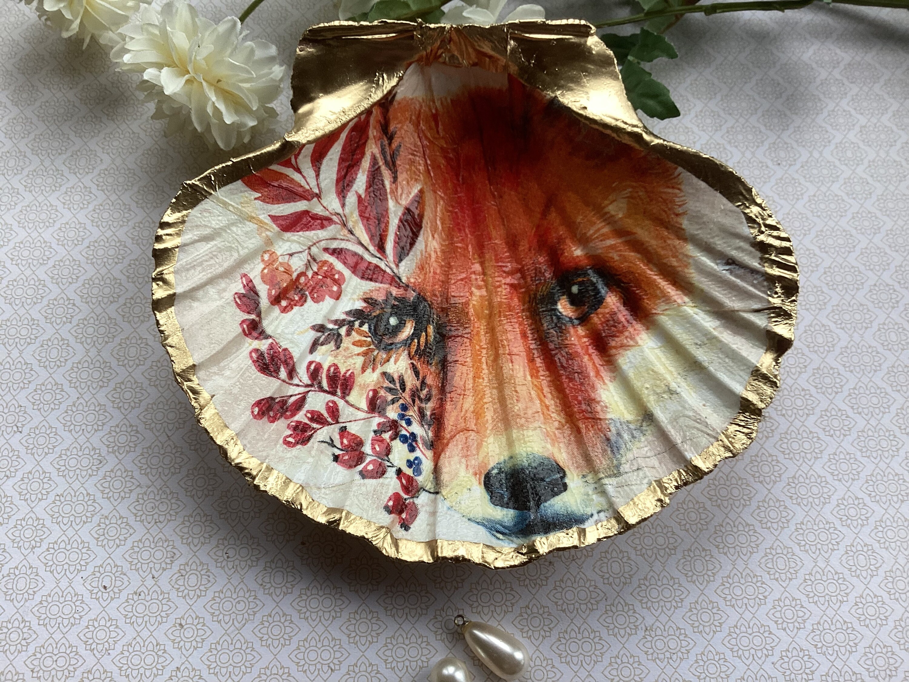 Sly Fox Shell Jewellery Dish. Gold Jewellery Dish. Potpourri Dish. Fox ...