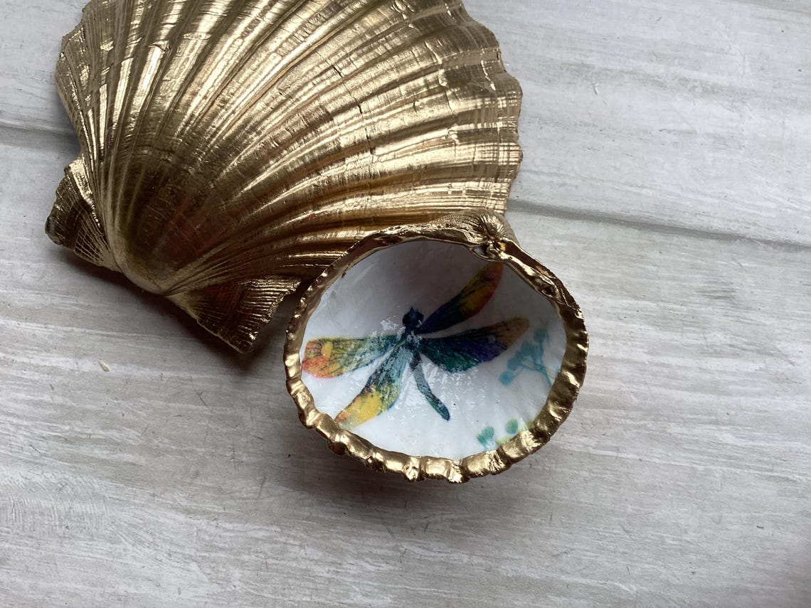 Dragonfly Design Mini Ring Dish and Scallop Shell Ornament. Gold Liquid ...