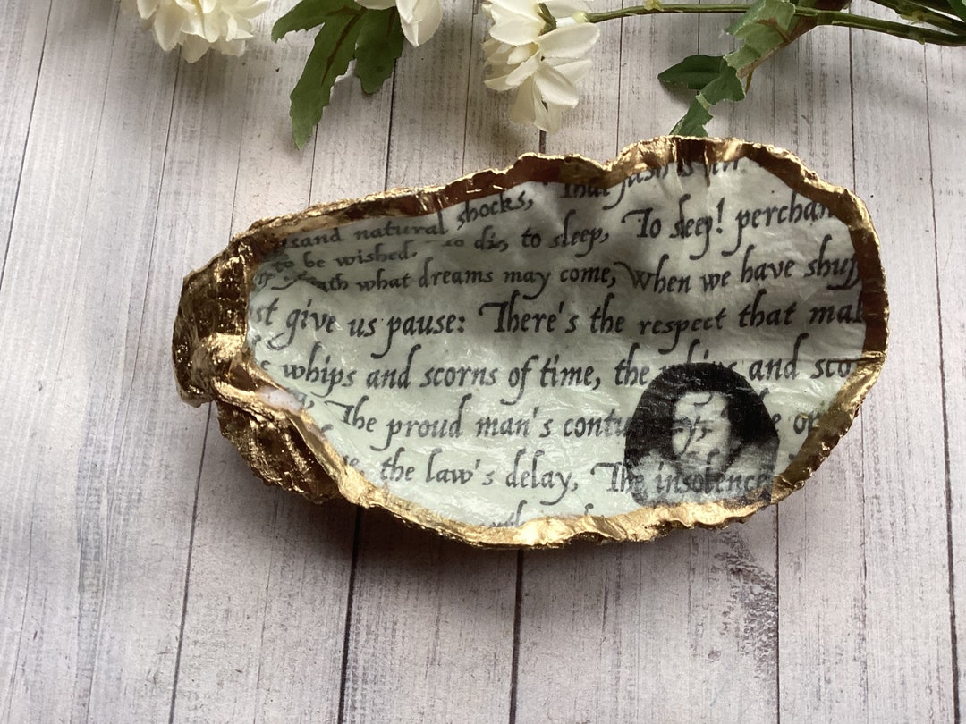 XL William Shakespeare Design Ornament Oyster Shell. Hamlet - Etsy