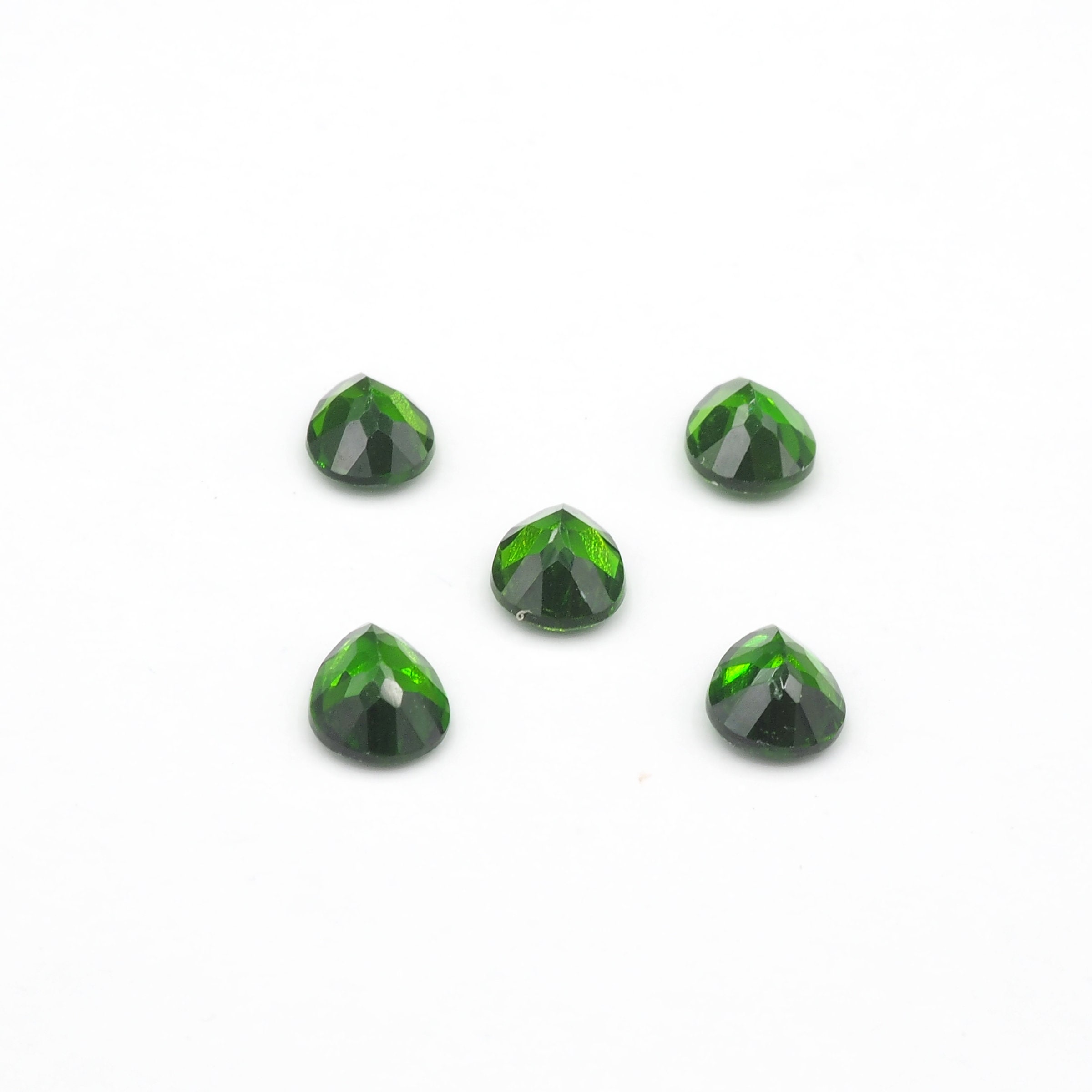 Forma de pera de la diopside de cromo 5x4mm aproximadamente | Etsy