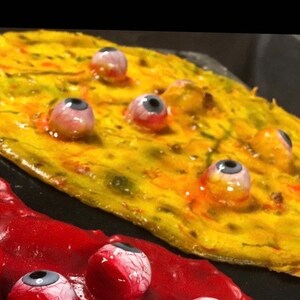 EYE-PUKE Novelty Gag Gift Fake Rubber Puke With Fake Eyeballs Halloween ...