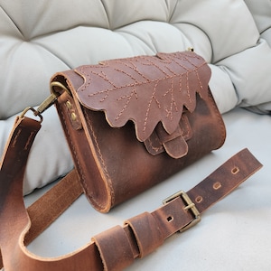 Oak Leaf Purse Pattern and Tutorial With Free Bonus Version - DIY Cross ...