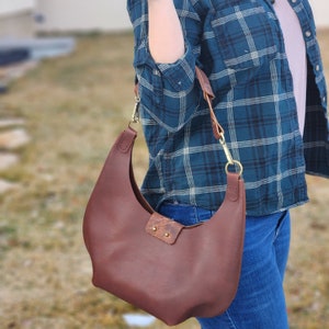 Leather Hobo Tote Pattern - 2 Versions - DIY Leather Slouch Purse ...