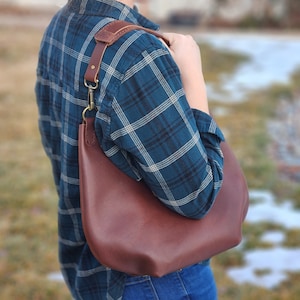 Leather Hobo Tote Pattern - 2 Versions - DIY Leather Slouch Purse ...