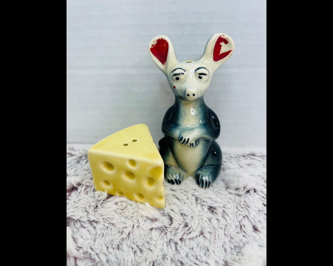 Vintage Big Eared Mouse and Swiss Cheese Wedge Salt & Pepper Shakers ...